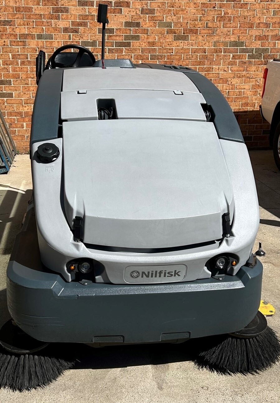 Nilfisk CS7010 LPG Combination Sweeper/scrubber No.801 - Aspel Cleaning ...