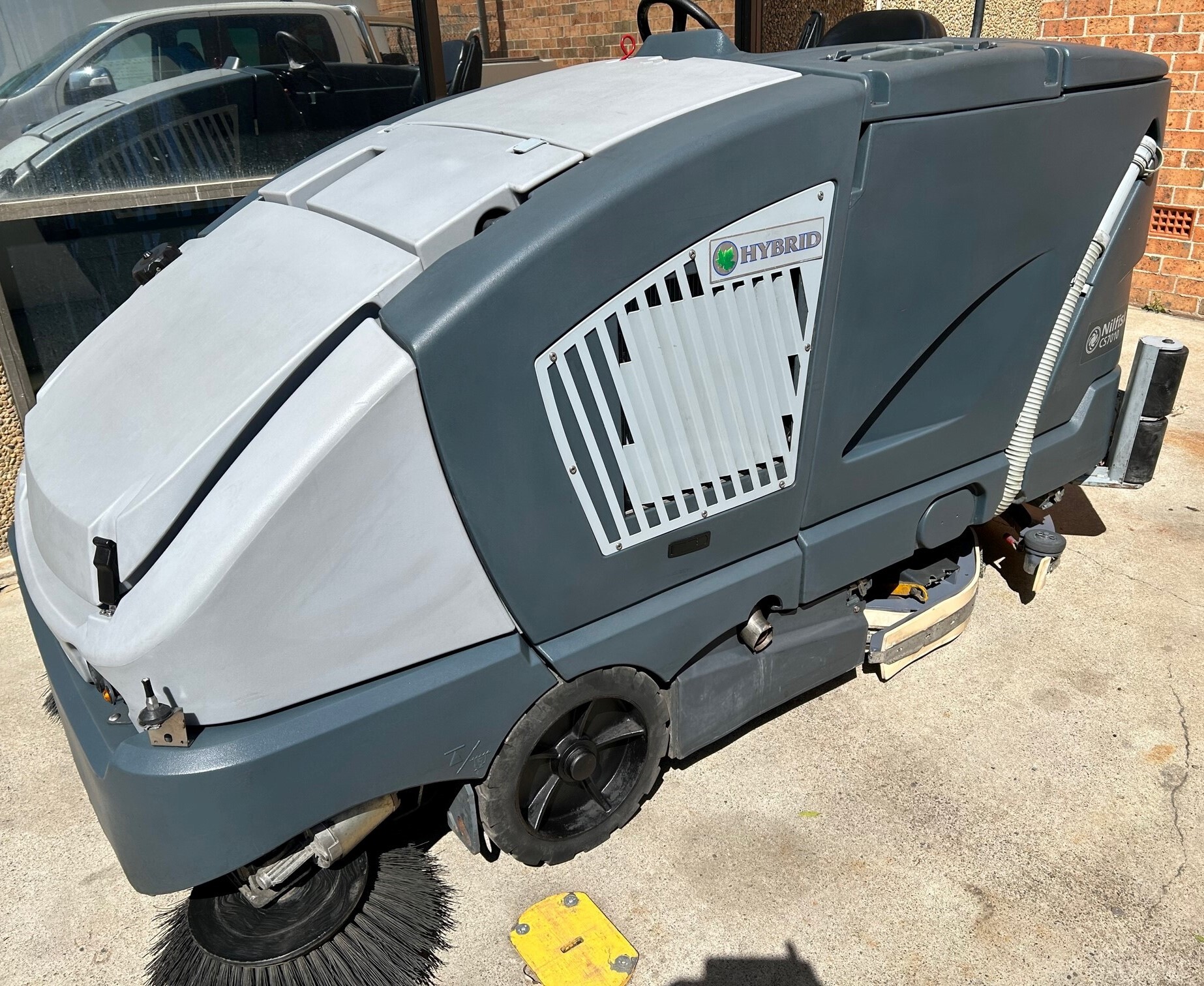 Nilfisk CS7010 LPG Combination Sweeper/scrubber No.801 - Aspel Cleaning ...