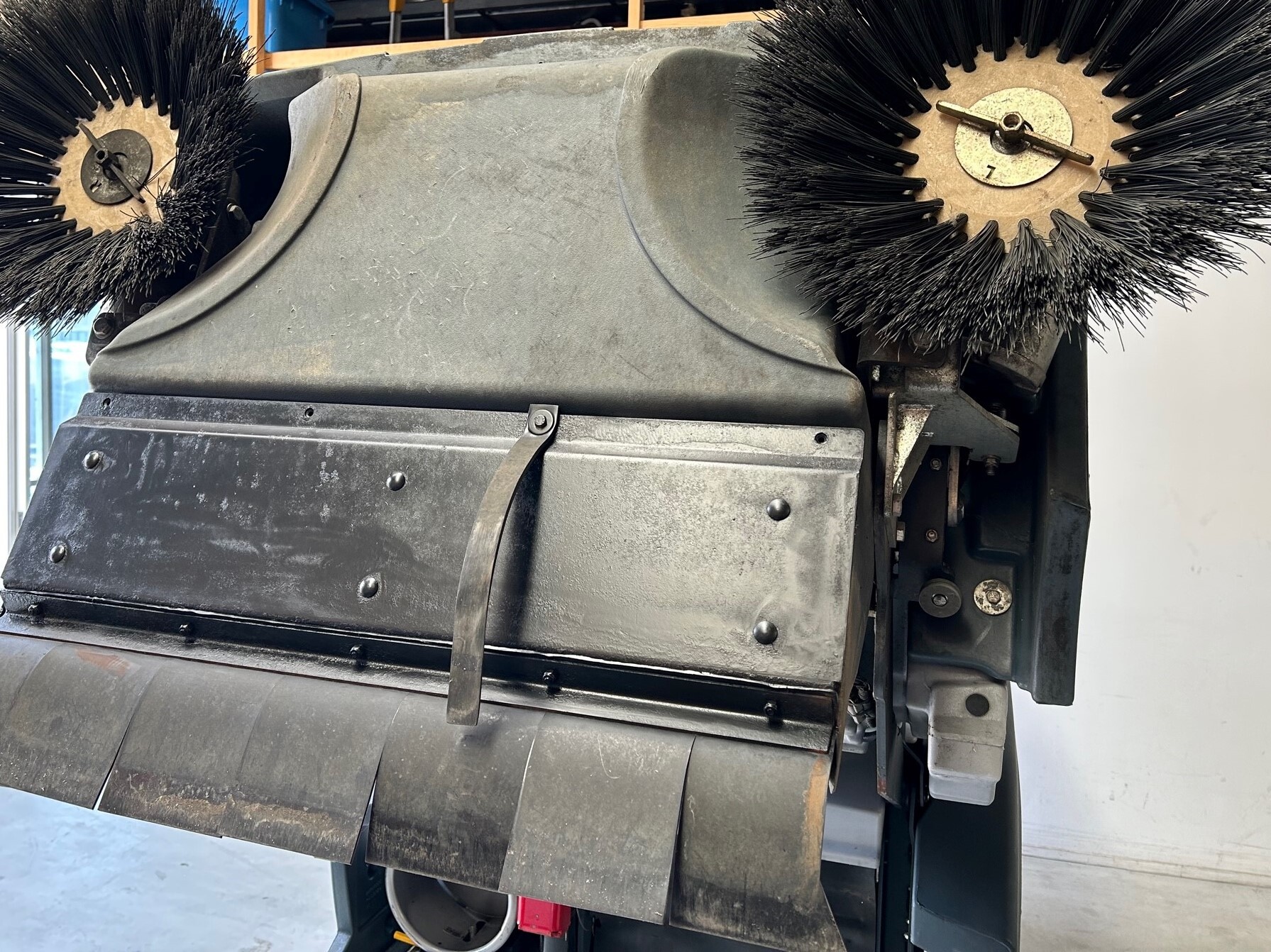 Nilfisk CS7010 LPG Combination Sweeper/scrubber No.801 - Aspel Cleaning ...